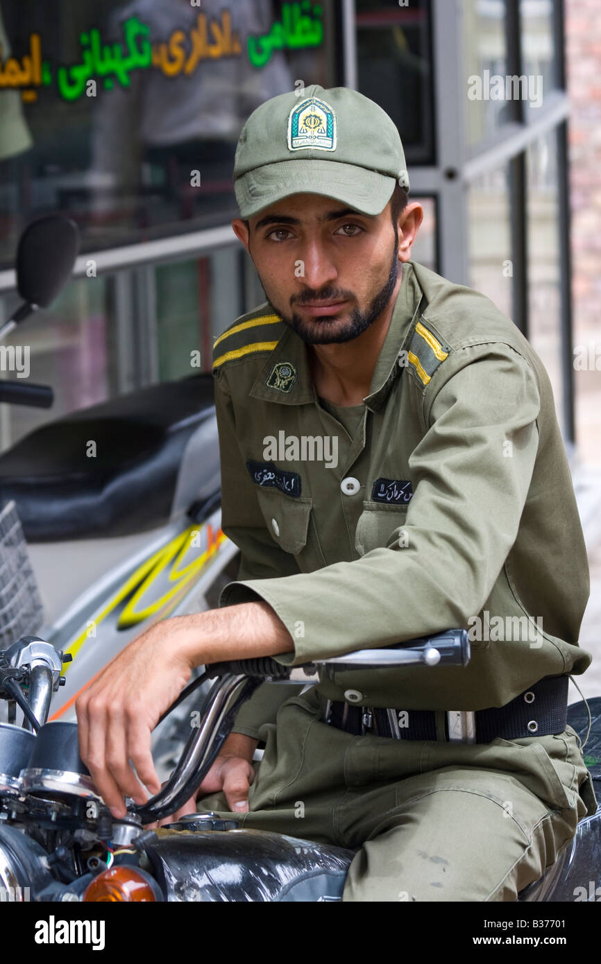 Iranian army hi-res stock photography and images - Alamy