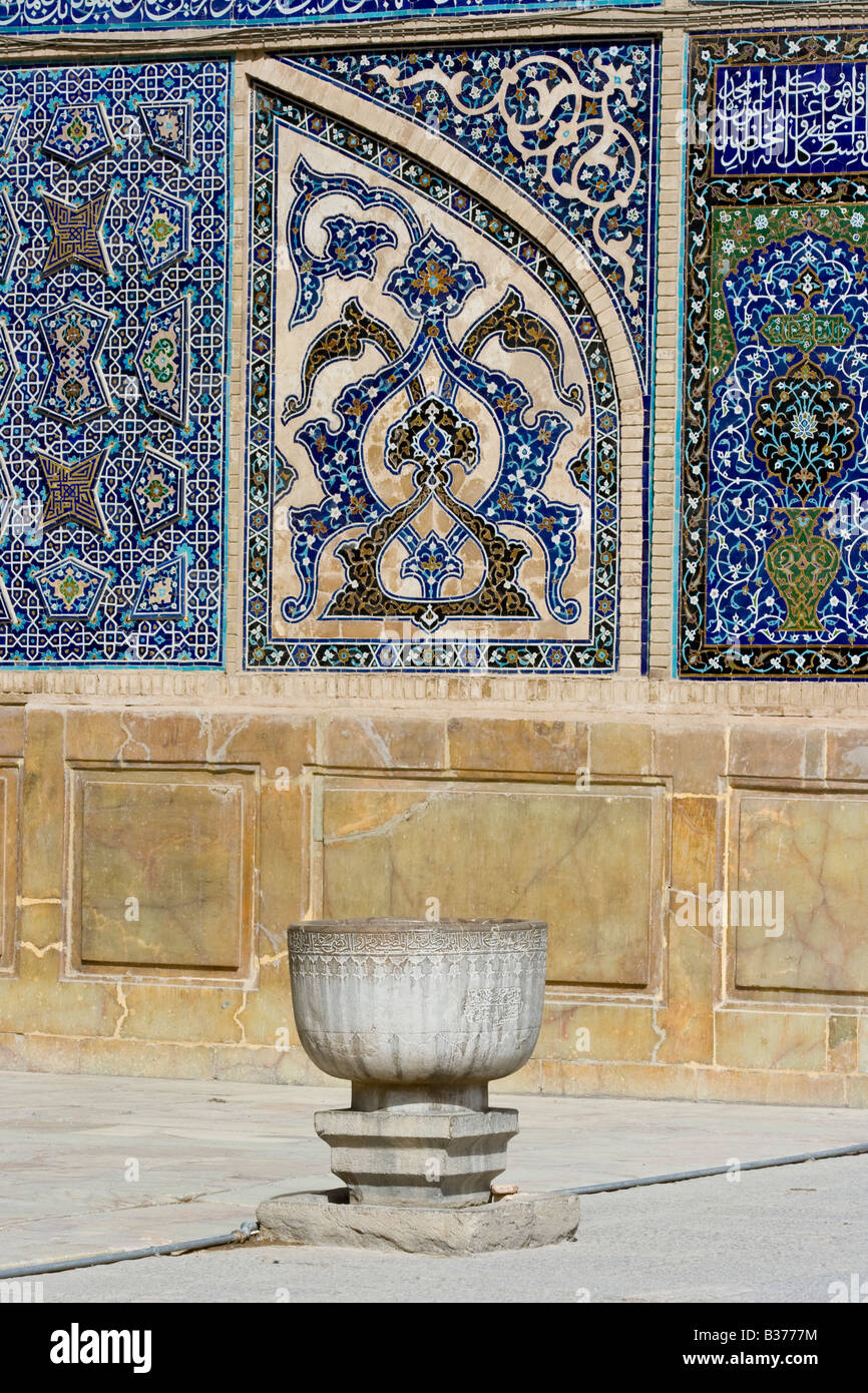 Water Clock at Jameh Masjid or Friday Mosque in Esfahan Iran Stock ...