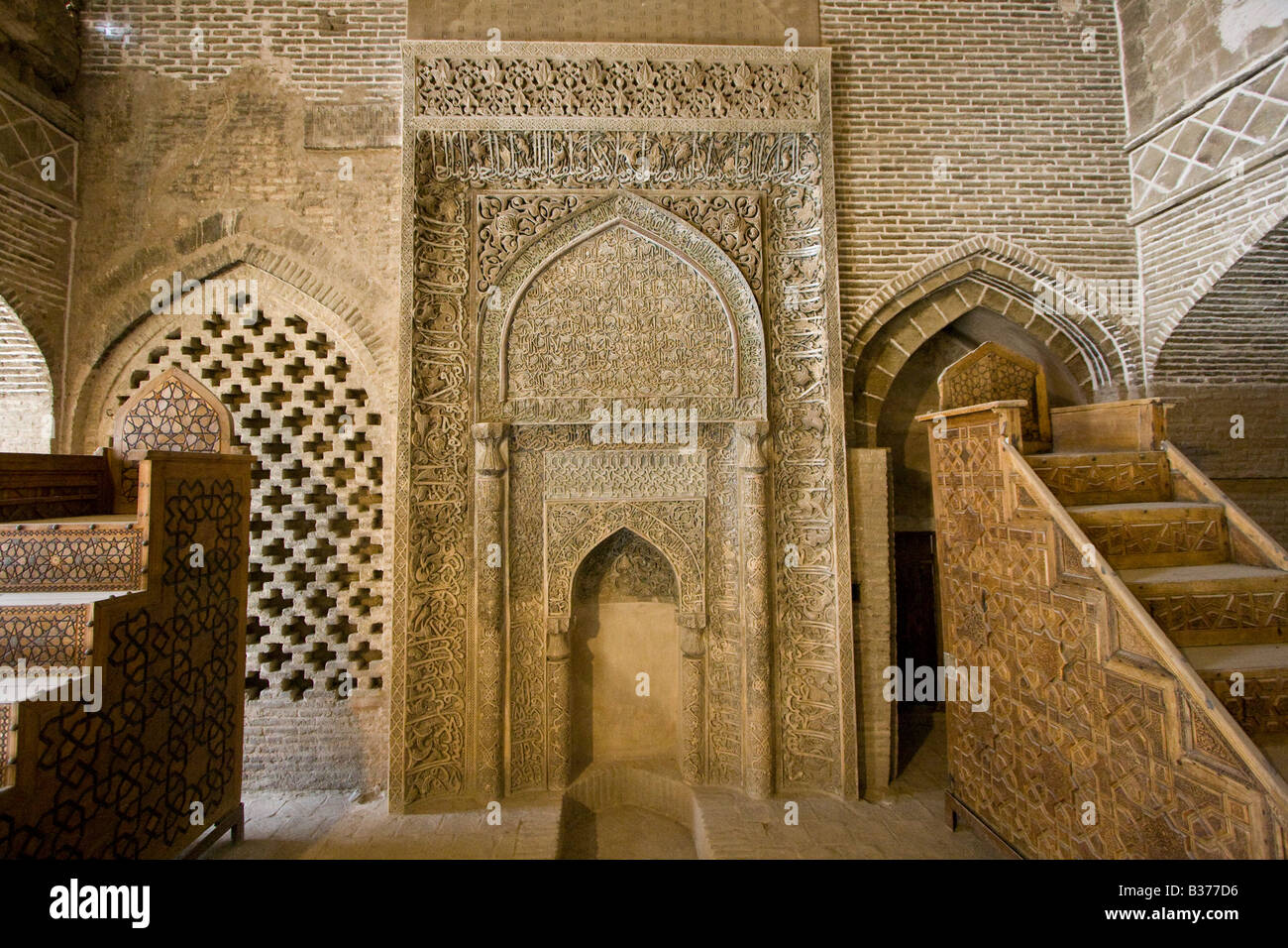 Isfahan friday mosque mihrab hi-res stock photography and images - Alamy