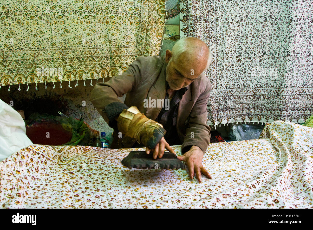 Middle eastern fabrics hi-res stock photography and images - Alamy