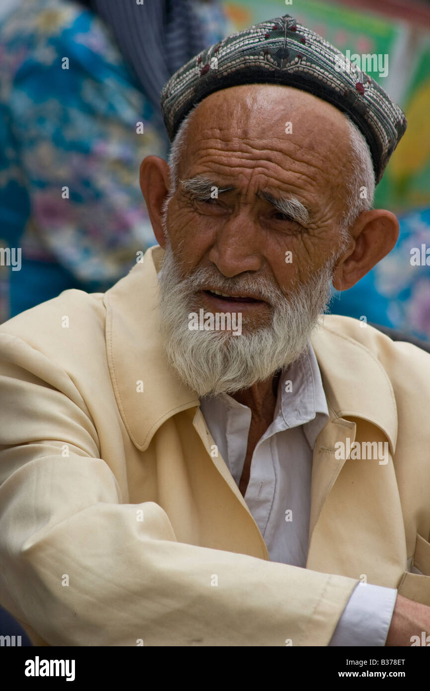 Portrait old uyghur man kashgar hi-res stock photography and images - Alamy