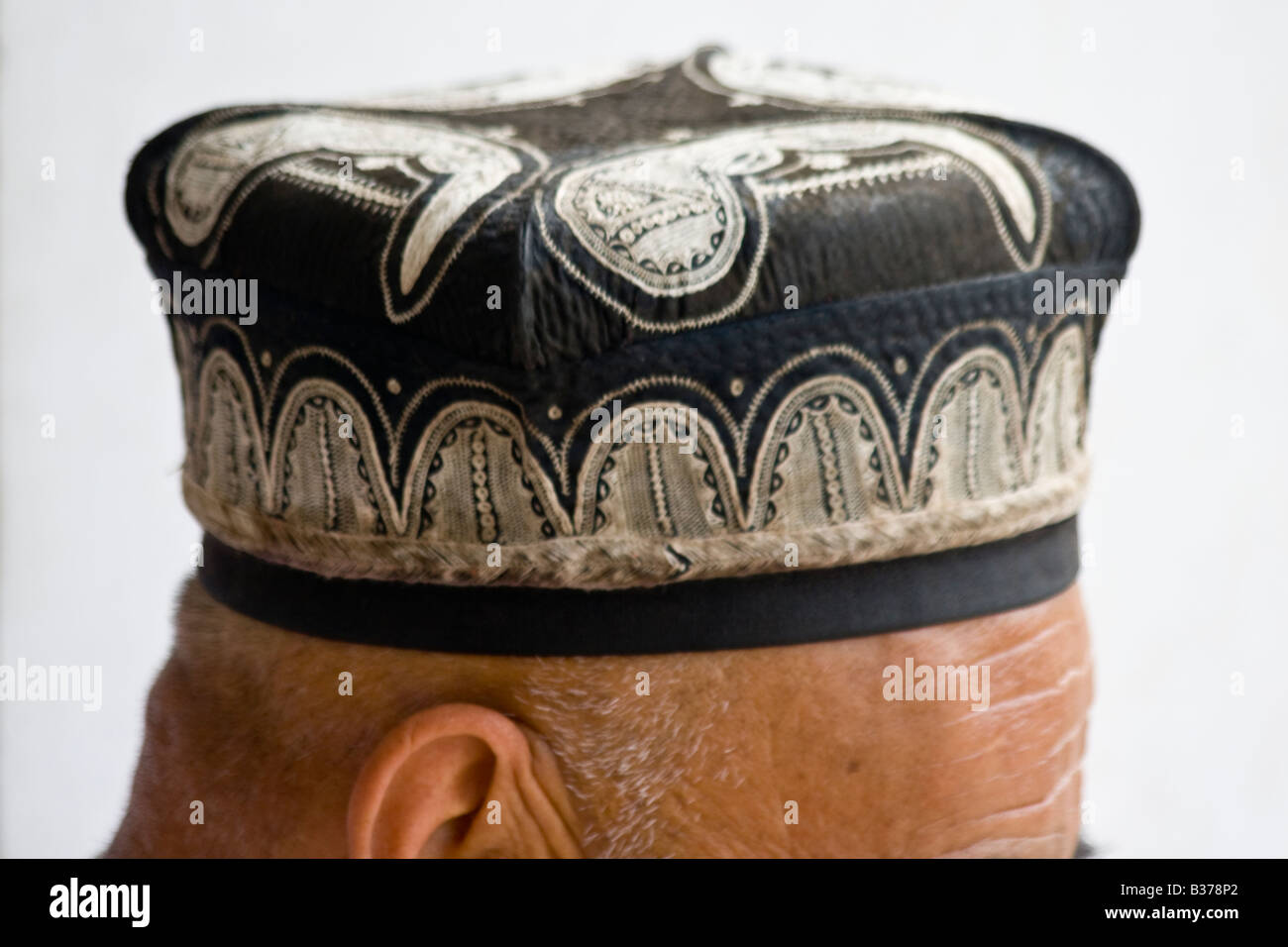 Uzbek hat hi-res stock photography and images - Alamy
