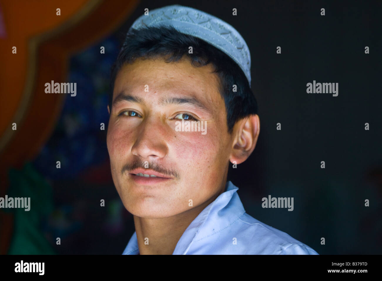 Uyghur xinjiang people portrait hi-res stock photography and images - Alamy