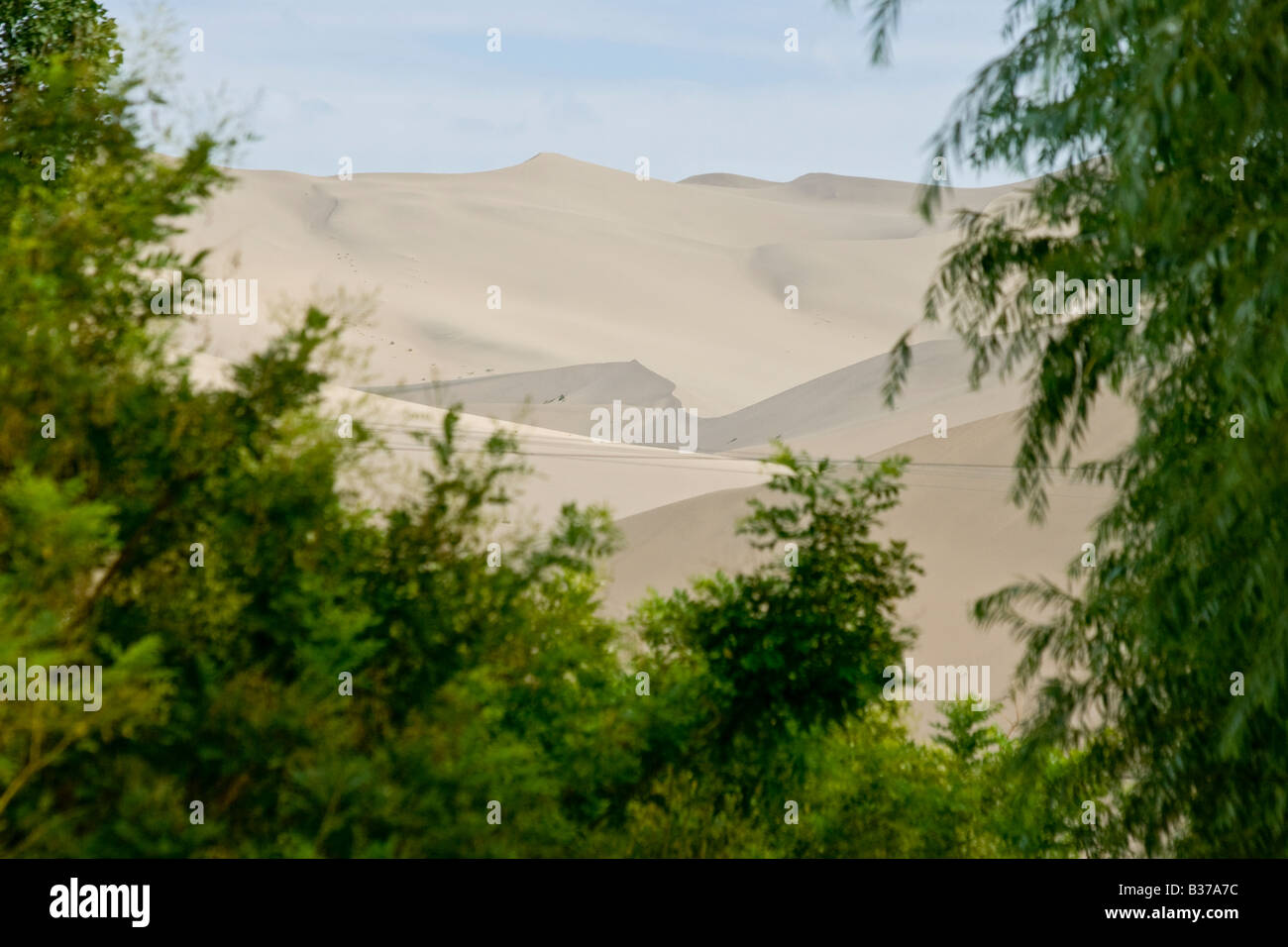 Singing Sands Mountain Sand Dunes in Dunhuang China Stock Photo - Alamy