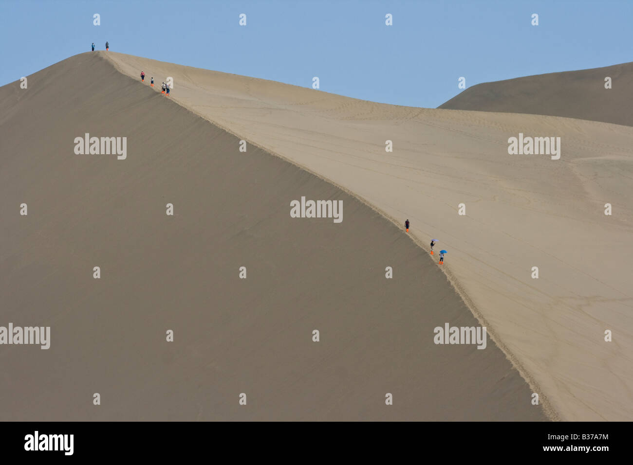 Singing Sands Mountain Sand Dunes in Dunhuang China Stock Photo - Alamy