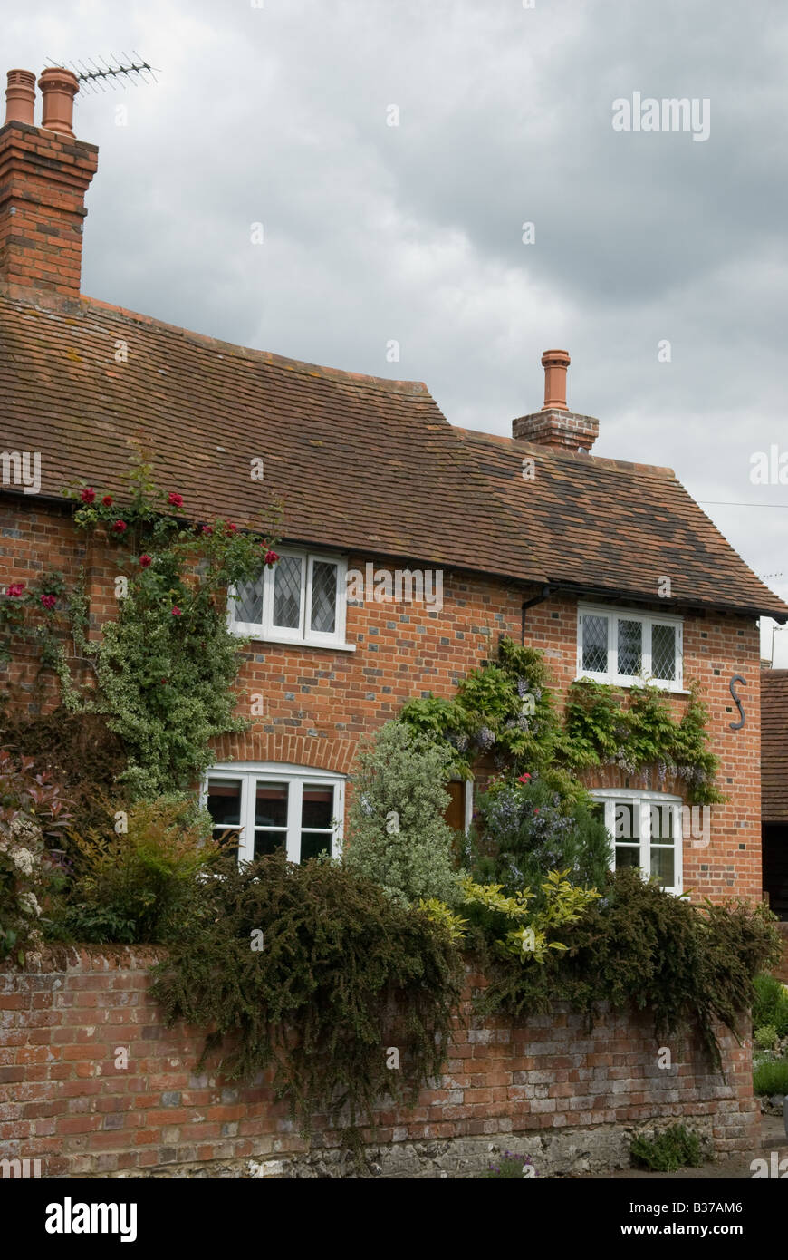 House in Rural England Stock Photo - Alamy