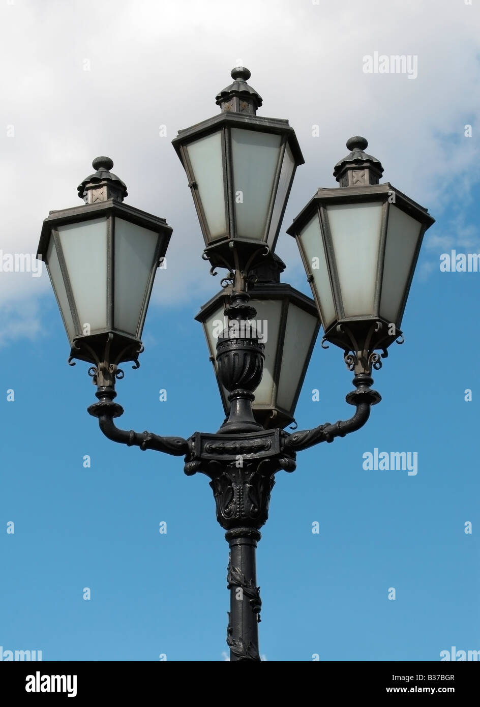 Moscow street light hi-res stock photography and images - Alamy