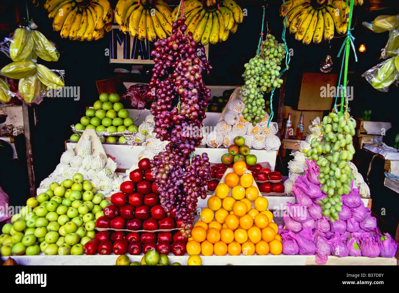 Indonesia Jakarta fruit stand in market Stock Photo - Alamy