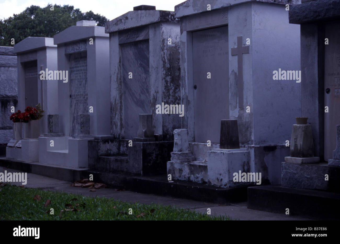 a row of above ground crypts in cemetary in new orleans Stock Photo - Alamy
