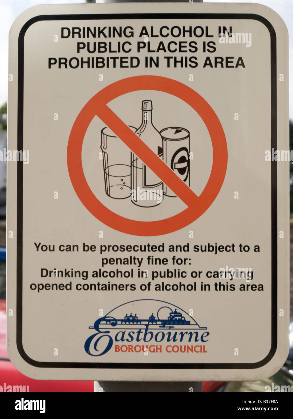 No drinking in the street sign Stock Photo - Alamy