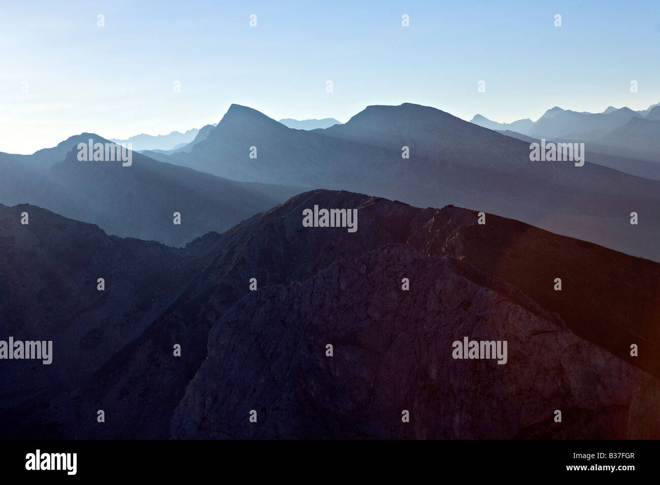 Colour mountain background hi-res stock photography and images - Alamy