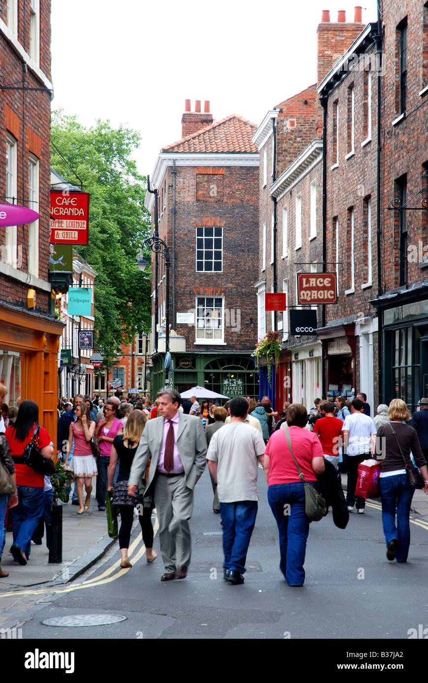 York city shopping area hi-res stock photography and images - Alamy