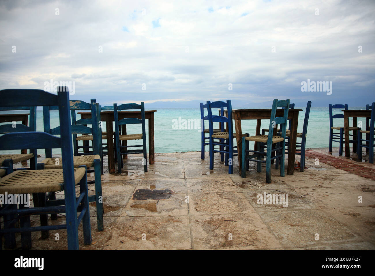 empty Greek restaurant Stock Photo - Alamy