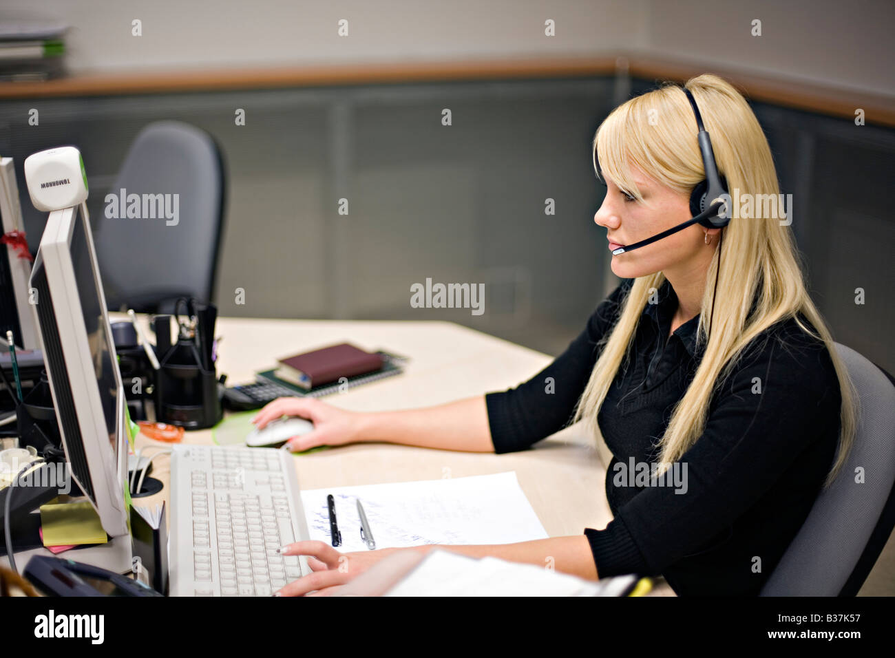 Callcentre hi-res stock photography and images - Alamy