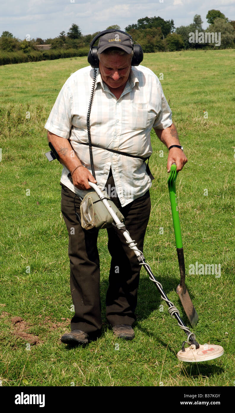 Old boy metal detecting Stock Photo - Alamy Old boy metal detecting Stock Photo - Alamy