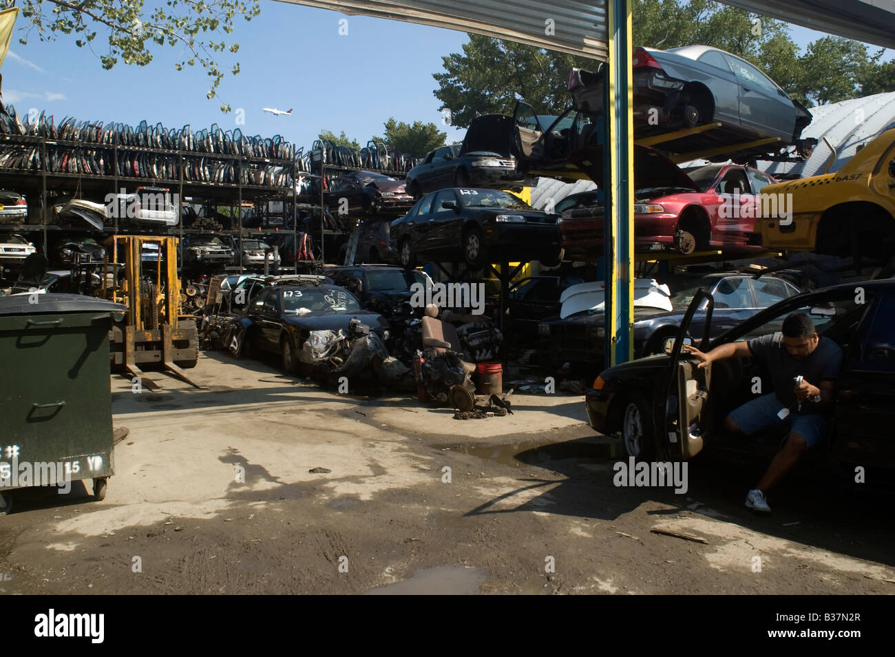 Automobile repair related businesses take up the bulk of the industry ...