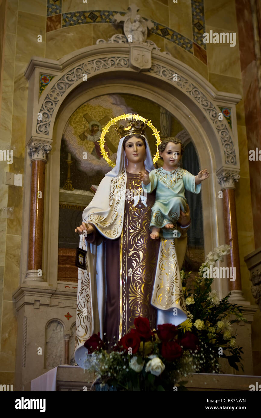 Statue of Mary and Christ at Holy Hill Basilica at Hubertus WI Stock ...