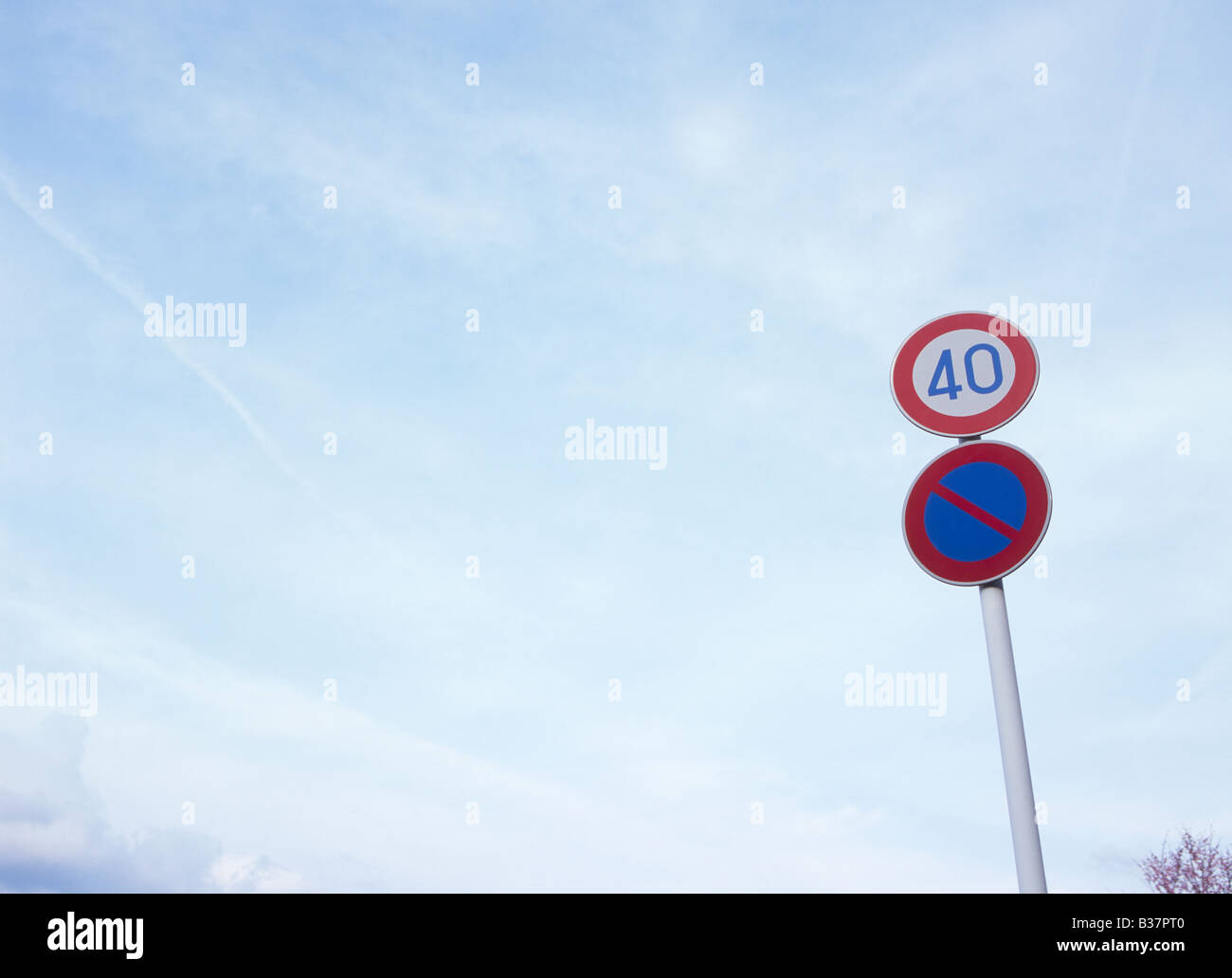 Sign 40 hi-res stock photography and images - Alamy