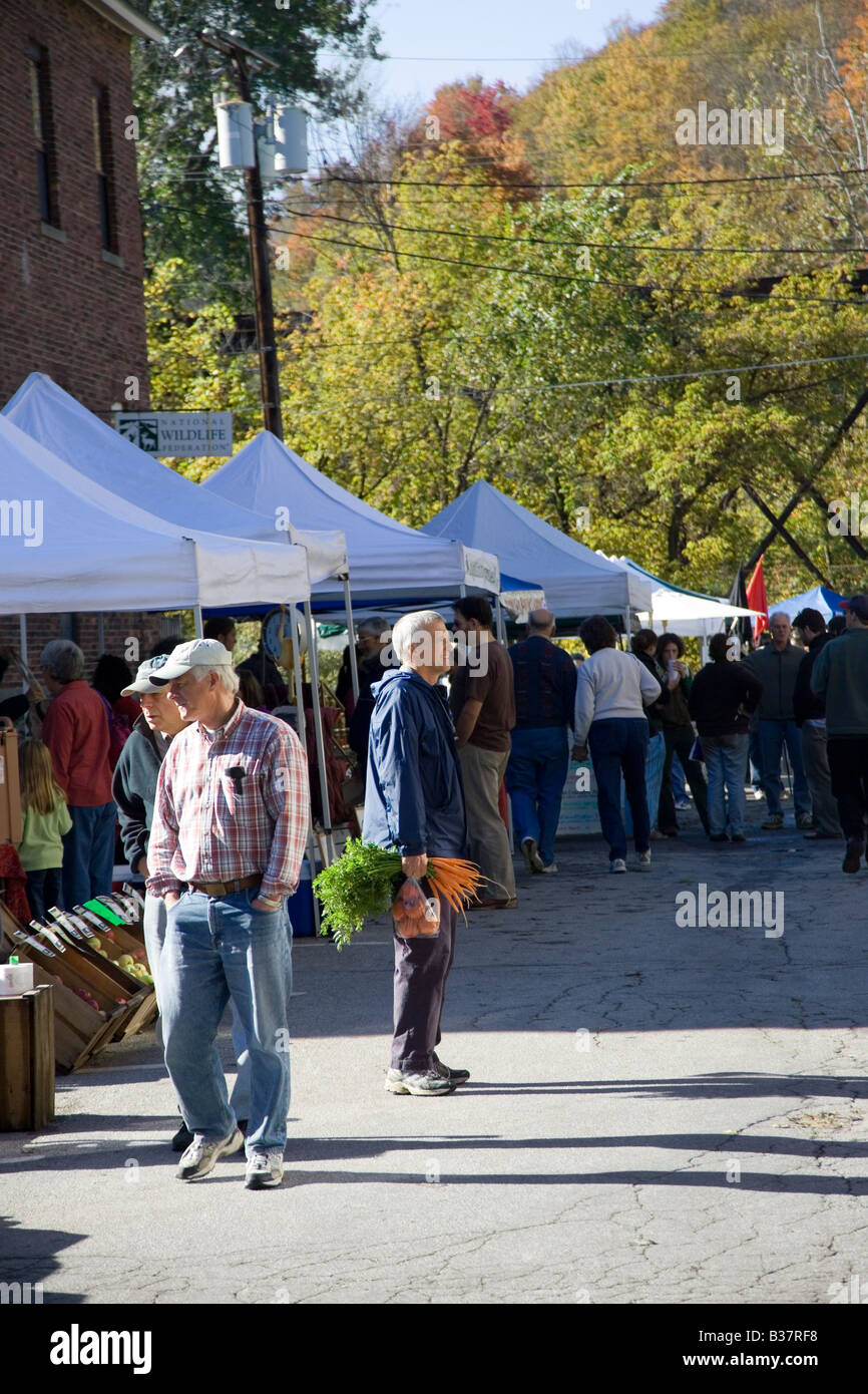 People shopping at market Stock Photo - Alamy