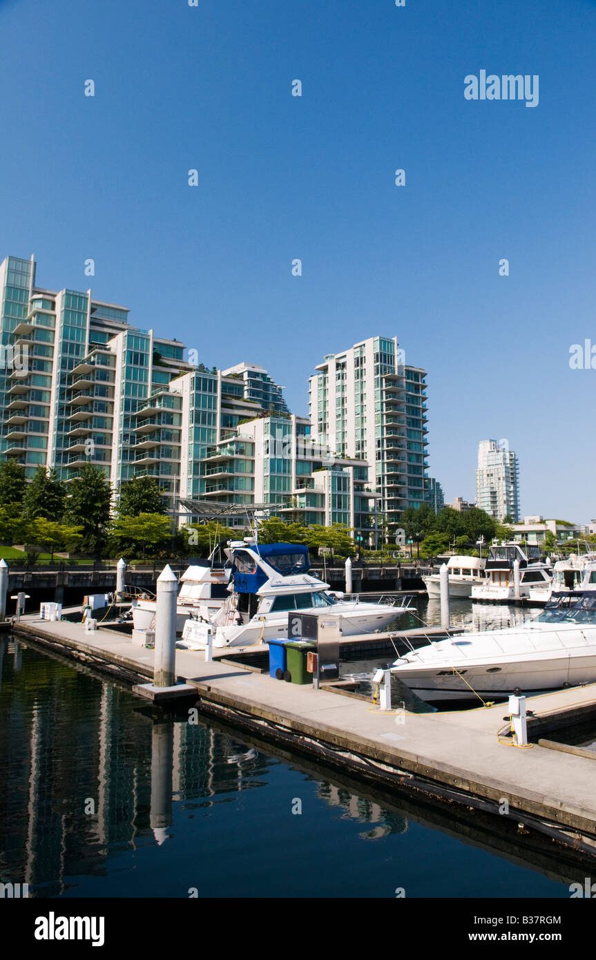 Luxury boats vancouver hi-res stock photography and images - Alamy