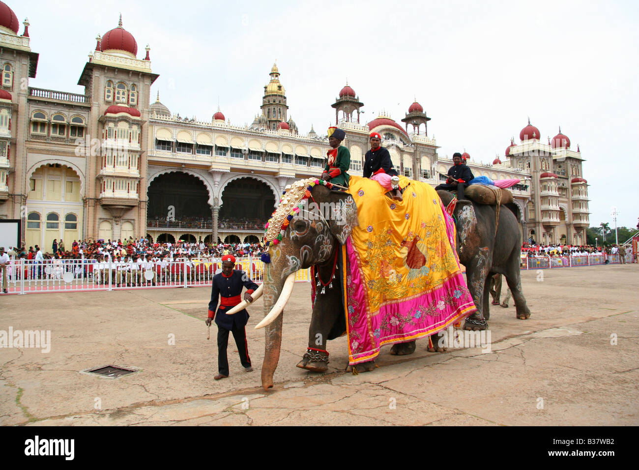 Mysore dasara hi-res stock photography and images - Alamy