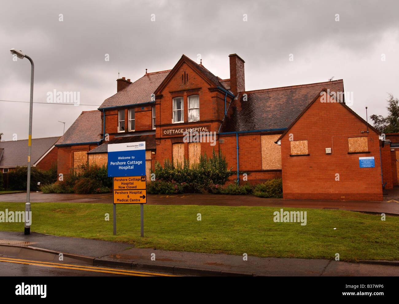 Cottage hospital hi-res stock photography and images - Alamy