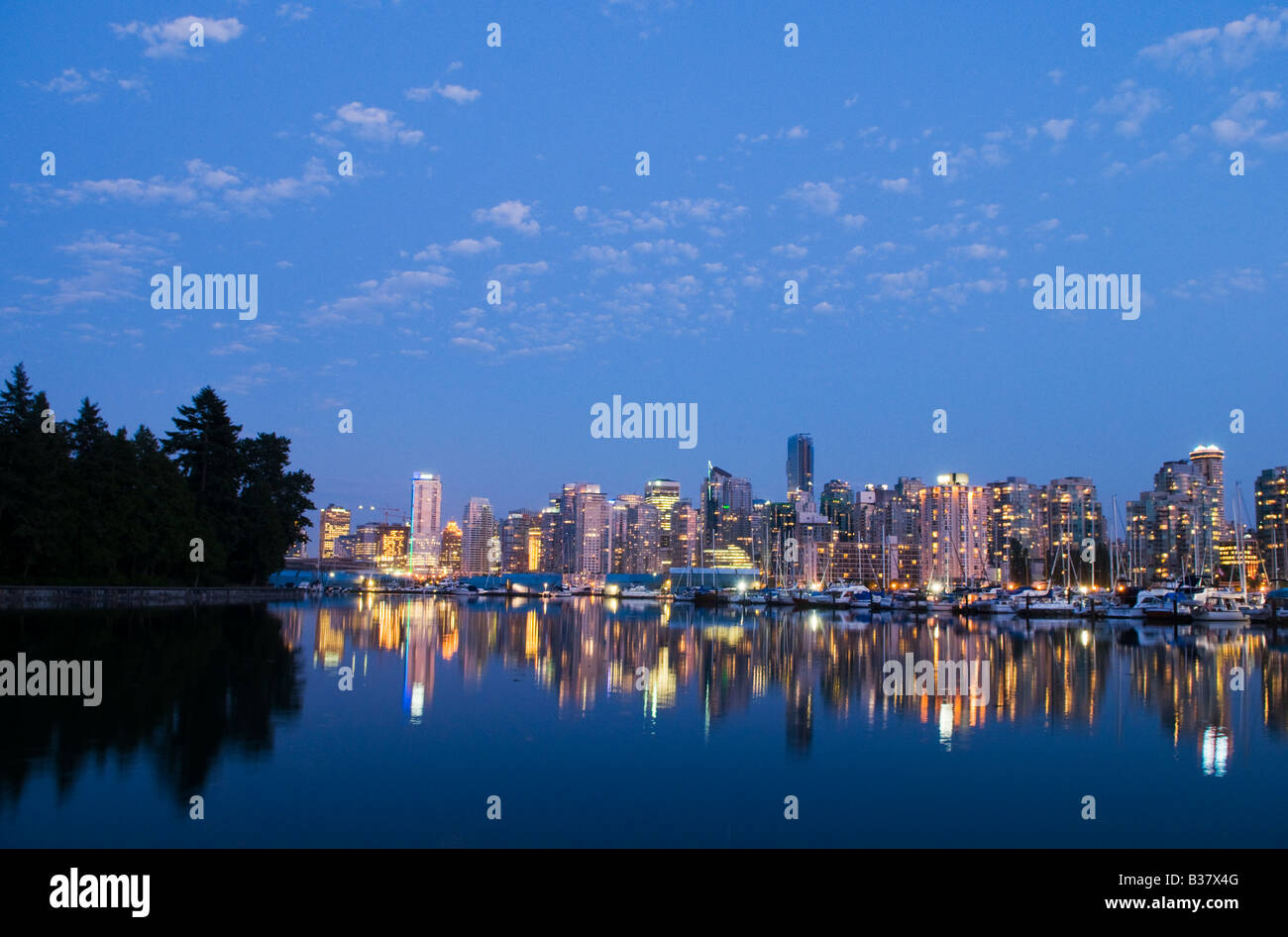 Vancouver cityscape harbour hi-res stock photography and images - Alamy