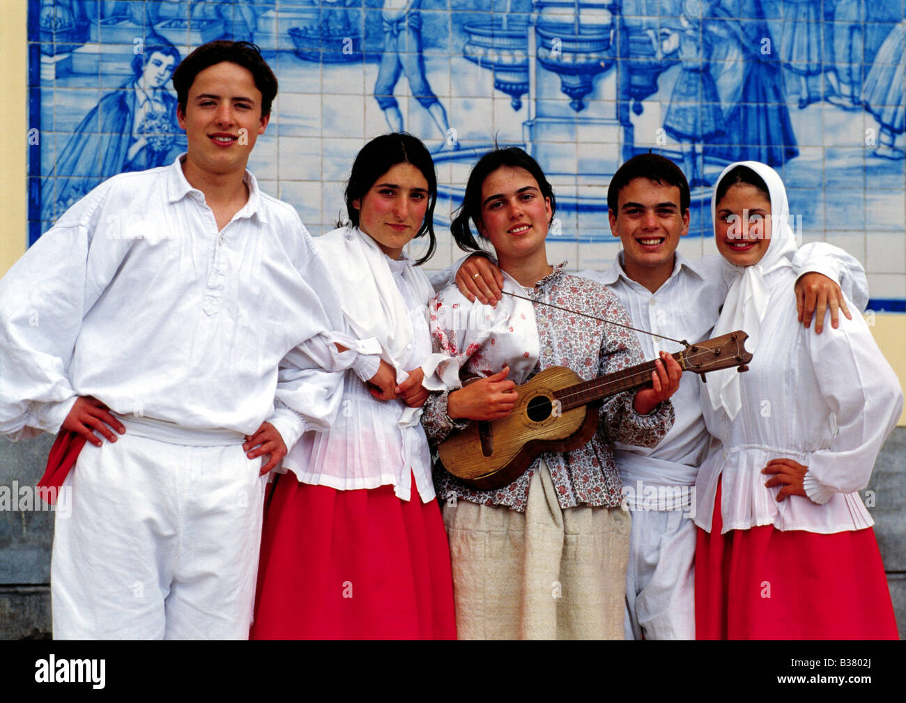 Traditional portuguese dress costume hi-res stock photography and ...