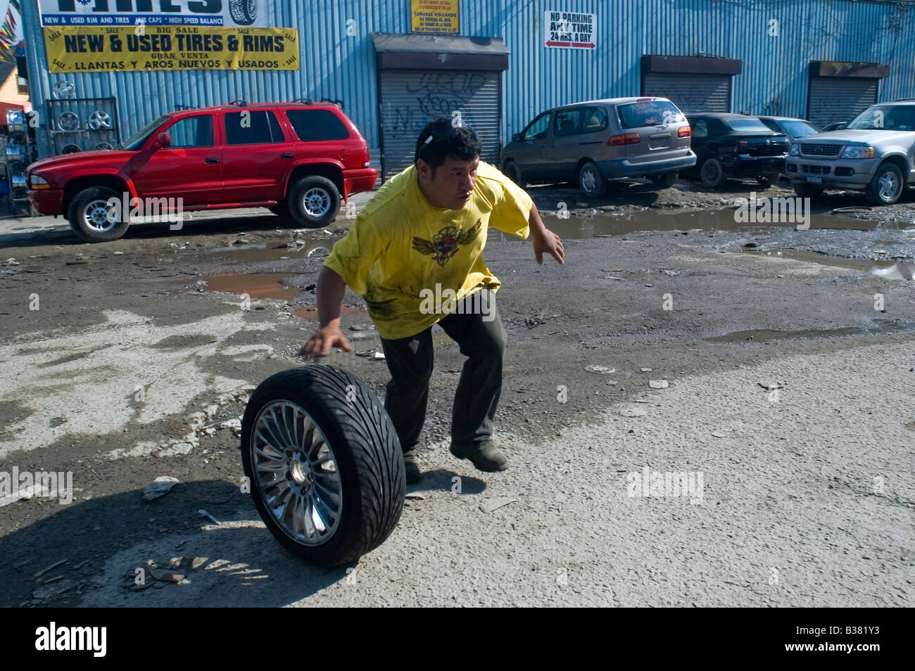 Rolling triangle hi-res stock photography and images - Alamy