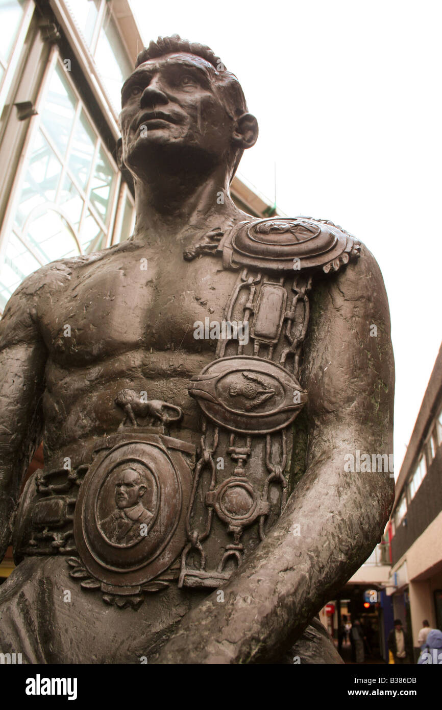 Commemorative statue of Welsh boxer Howard Winston Merthyr Tydfil Stock ...