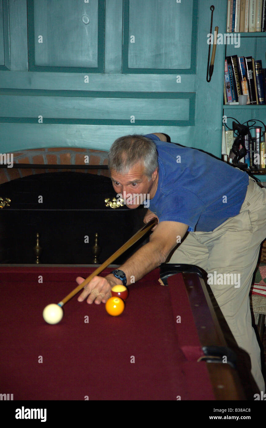 Man playing pool Stock Photo - Alamy