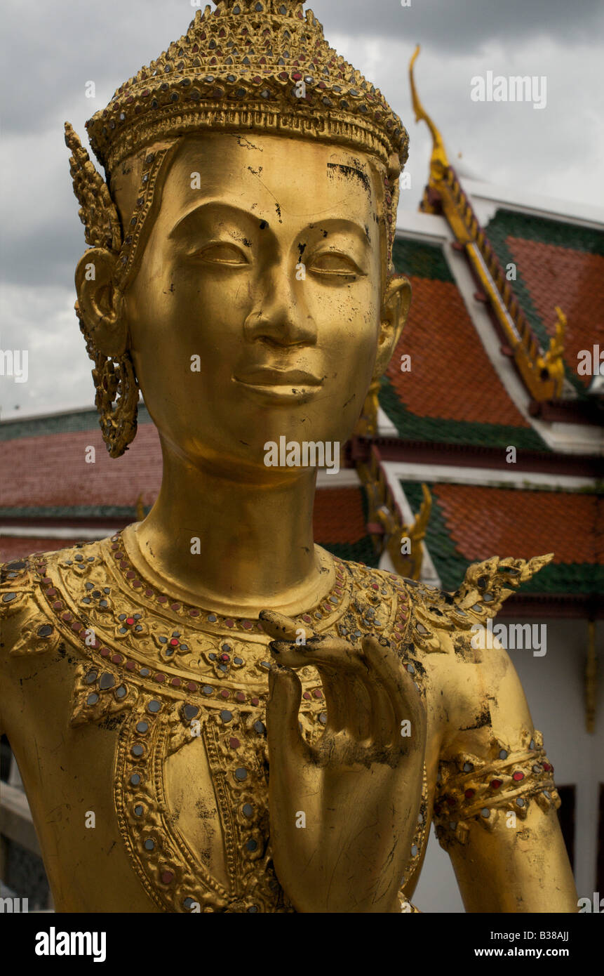 Golden figure hi-res stock photography and images - Alamy