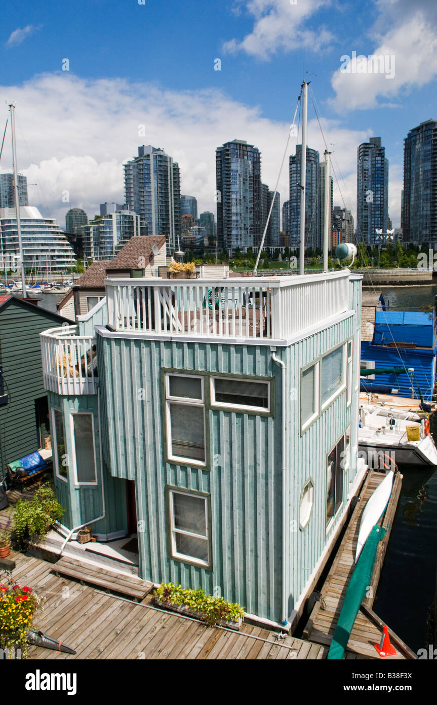 Vancouver house boats hi-res stock photography and images - Alamy