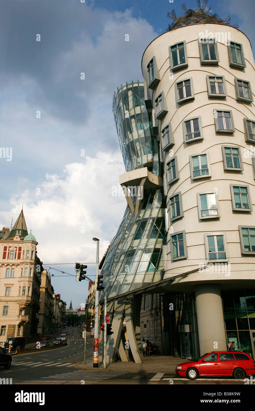Dancing building by frank gehry hi-res stock photography and images - Alamy