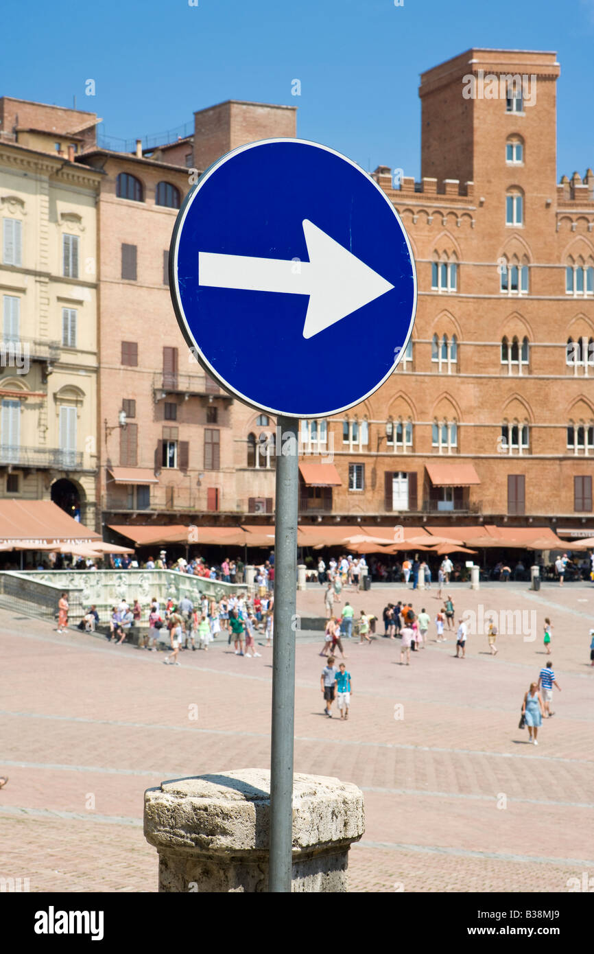 One Way Traffic Flow High Resolution Stock Photography and Images - Alamy