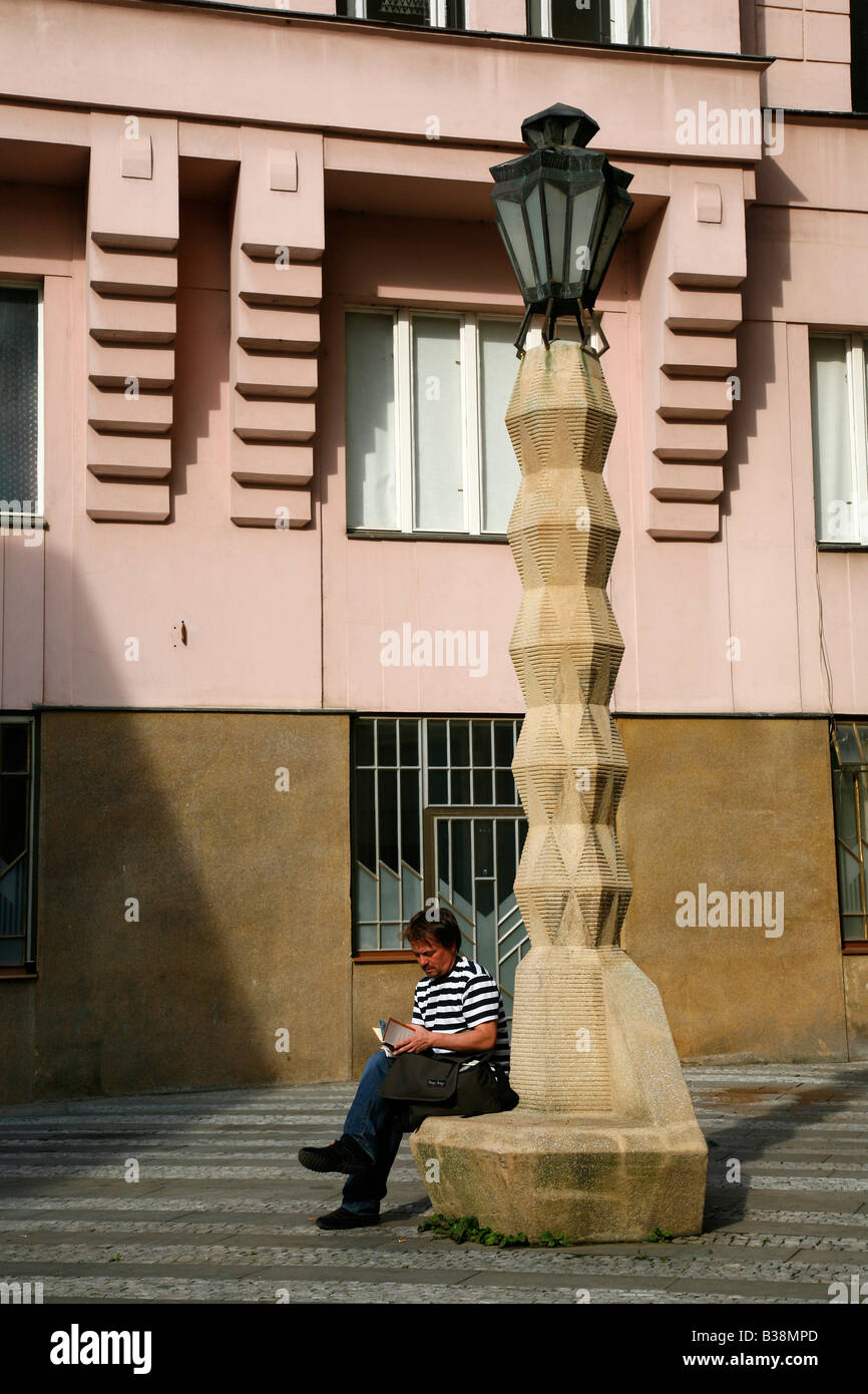 Cubist lamp post hi-res stock photography and images - Alamy
