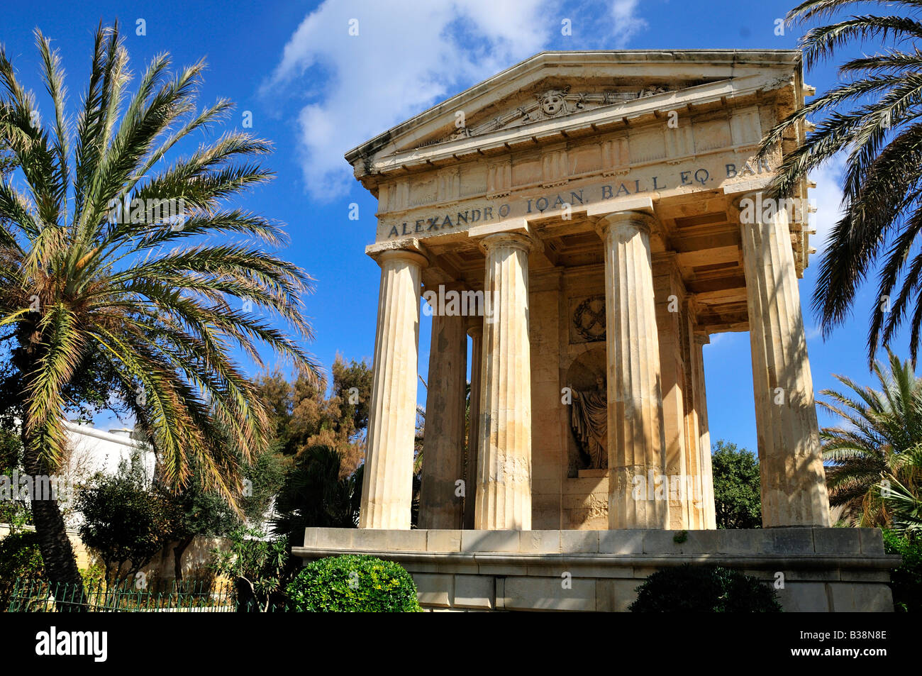 Malta monument hi-res stock photography and images - Alamy