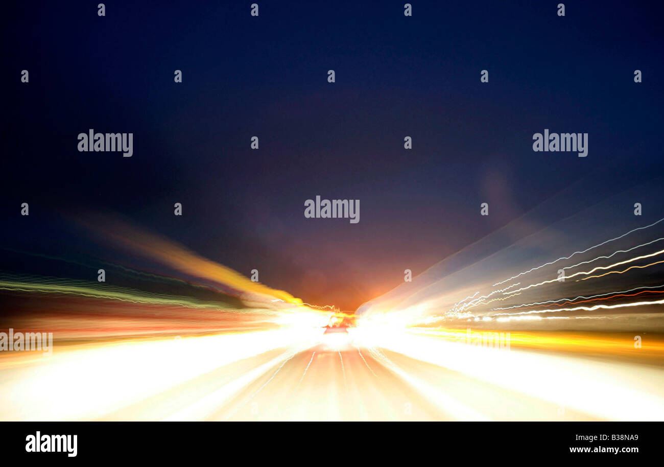 Streaks of car lights hi-res stock photography and images - Alamy