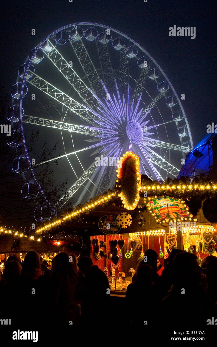 HYDE PARK LONDON CHRISTMAS TIME WINTER WONDERLAND CHRISTMAS MARKETS AND ...