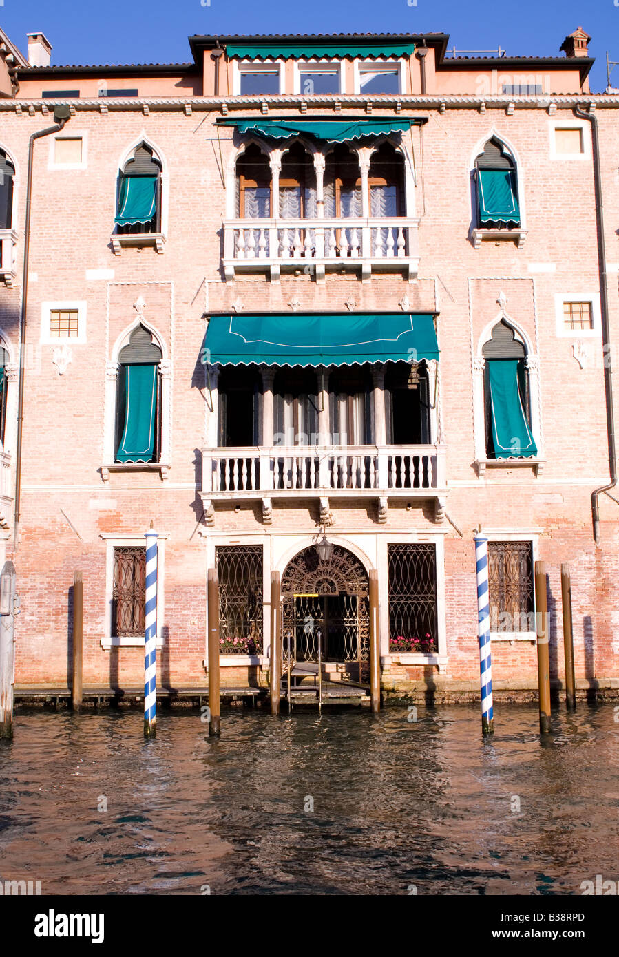 building on grand canal,venice Stock Photo - Alamy
