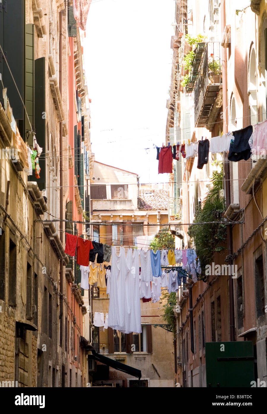 Washing hanging outside, Venice, Italy Stock Photo - Alamy