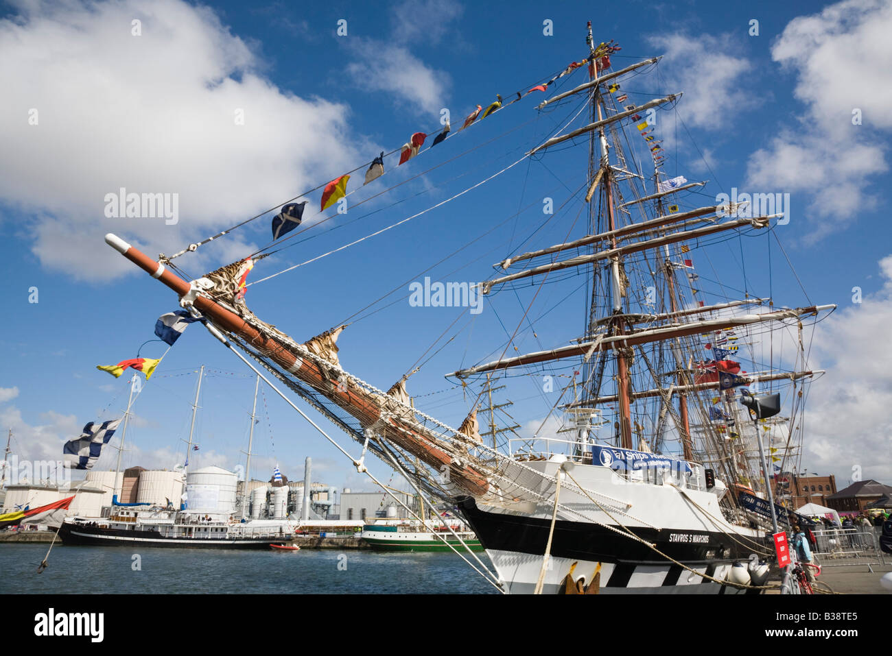 Stavros S Niarchos two masted Brig from Mexico in Tall Ships race 2008 ...