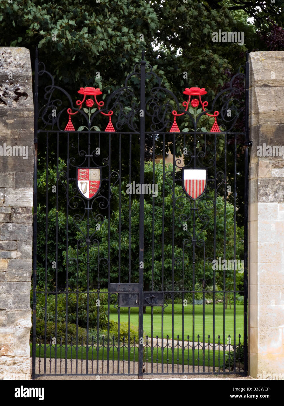 Wrought iron gates college hi-res stock photography and images - Alamy