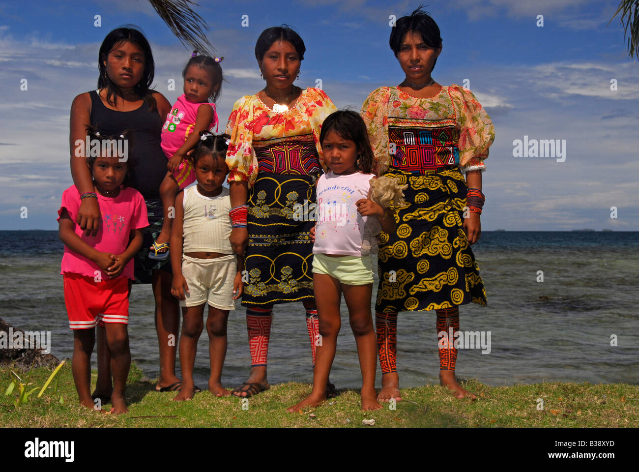 Kuna indian family, Rio Sidra area, Archipelago San Blas, Panama ...