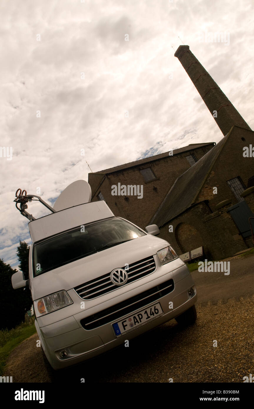 Advent megahertz vw a p t n dish satellite silver truck uplink ...