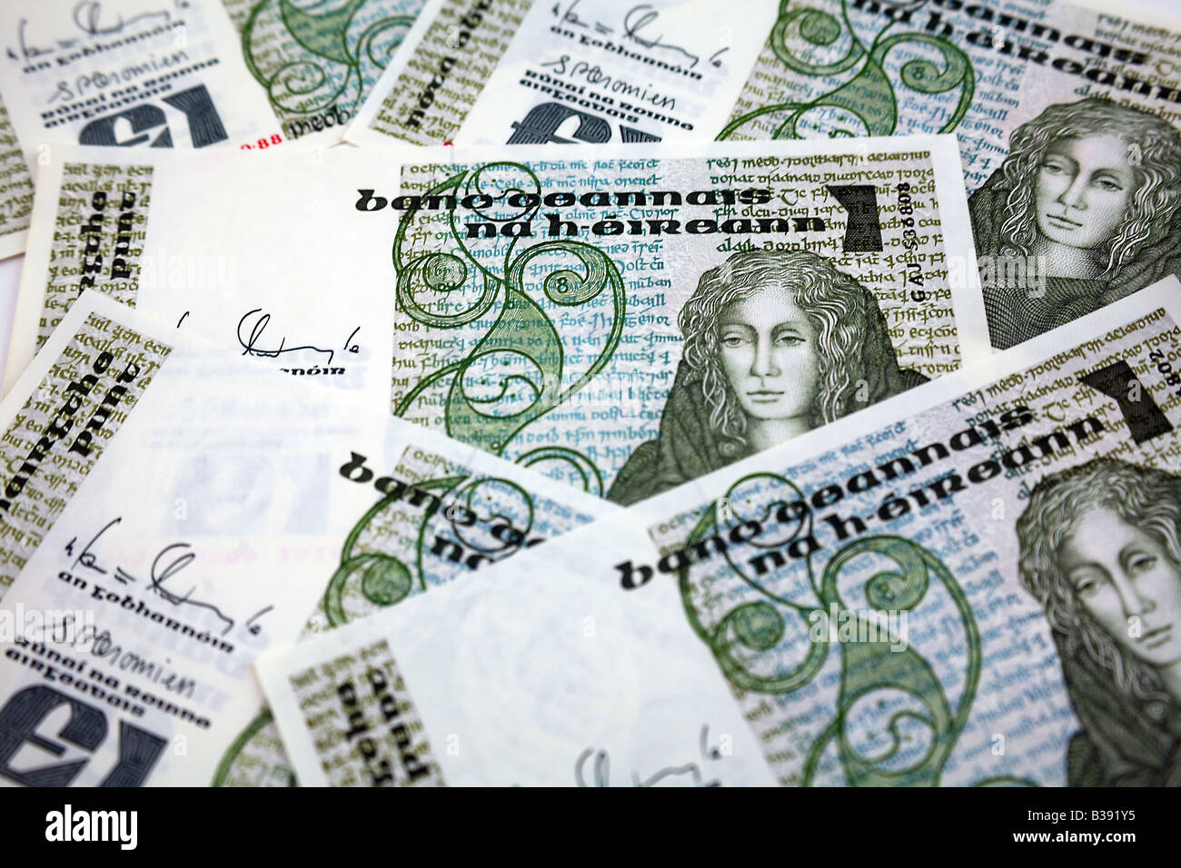 100 Pound Irish Bank Note Stock Photos & 100 Pound Irish Bank Note ...