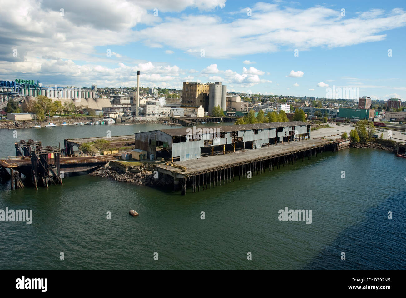 Loading pier hi-res stock photography and images - Alamy