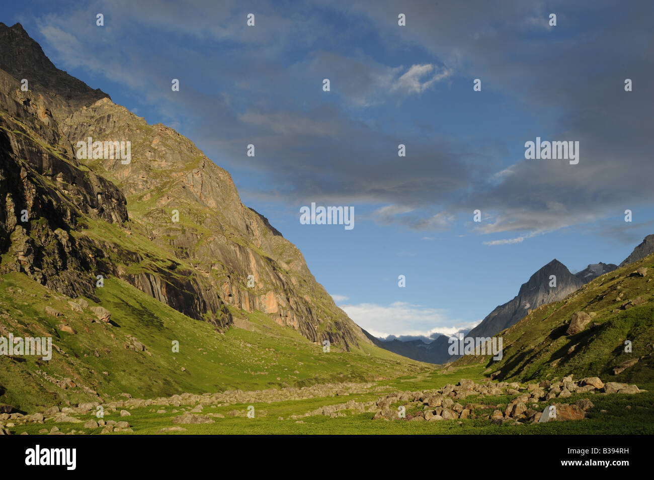 Parbati dam hi-res stock photography and images - Alamy