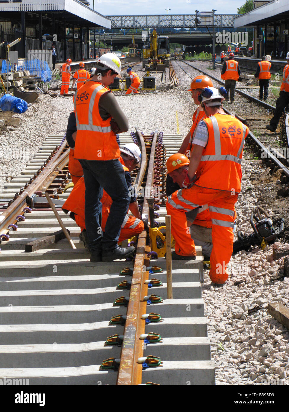 Railway Workers, Network Rail Contractors in action. Renewing the ...