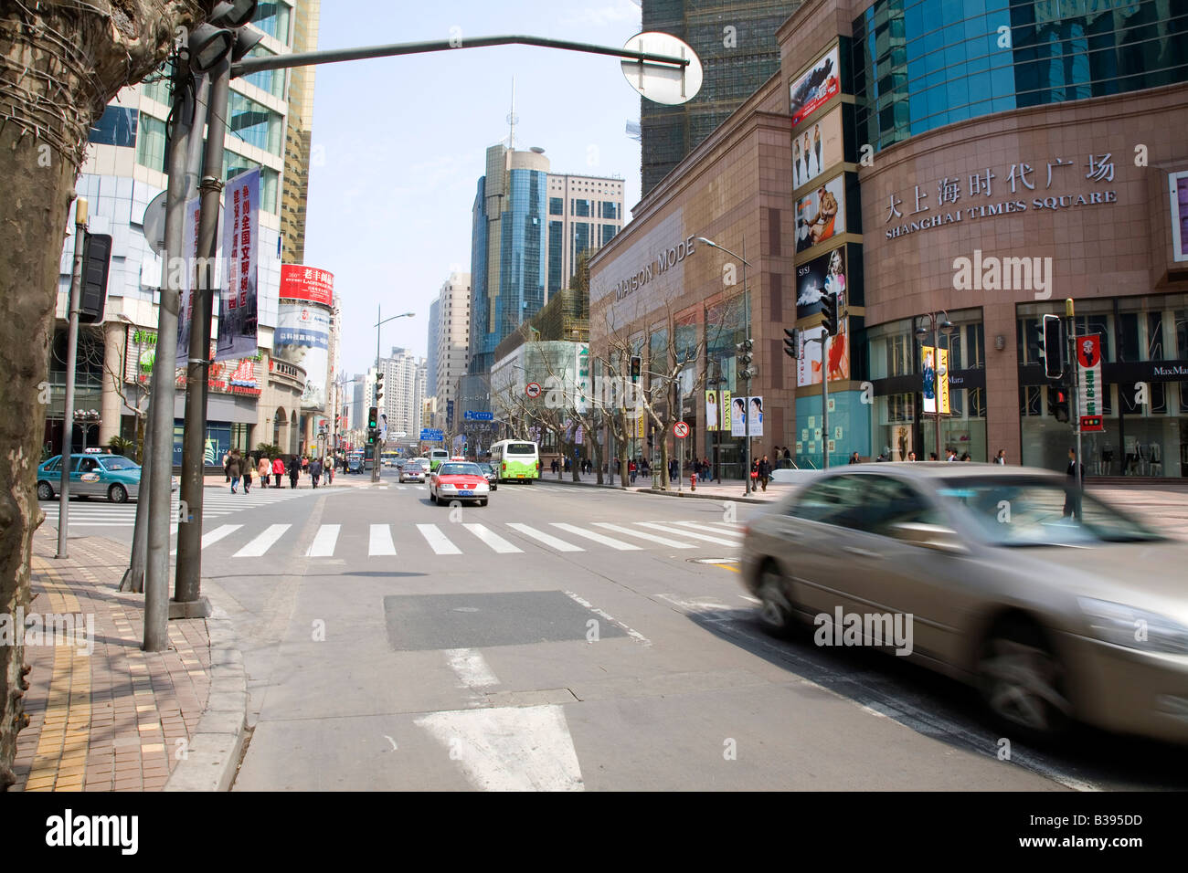 Street scene, Shanghai, China Stock Photo - Alamy
